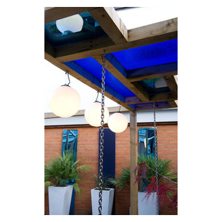 Perspex panels - Contemporary - Landscape - Essex - by ED Gardens | Houzz