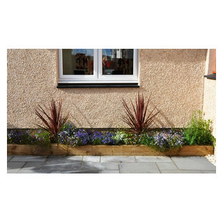 Simple timber planter to add texture and interest. - Traditional ...