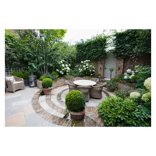 West London Courtyard - Traditional - Landscape - London - by Karen ...