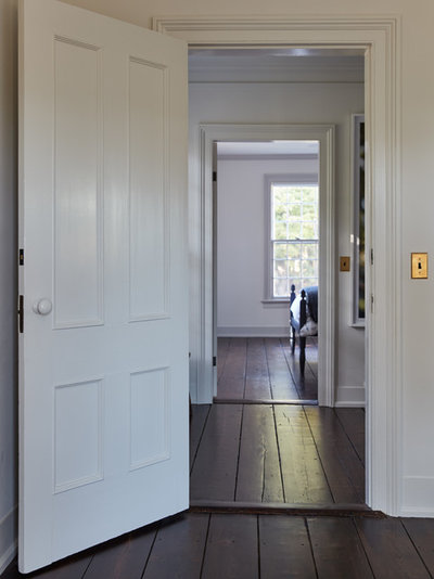 Houzz Tour: Treading Carefully With an 1820 Connecticut Farmhouse