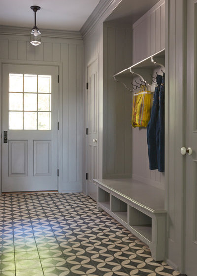 Houzz Tour: Treading Carefully With an 1820 Connecticut Farmhouse