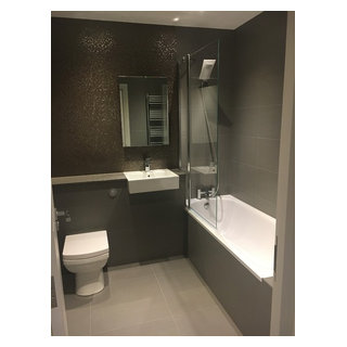 Central Croydon, New Build Flat Construction - Contemporary - Hall ...