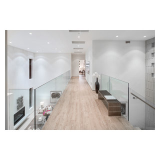 Oakwood - Contemporáneo - Recibidor y pasillo - Los Ángeles - de ...