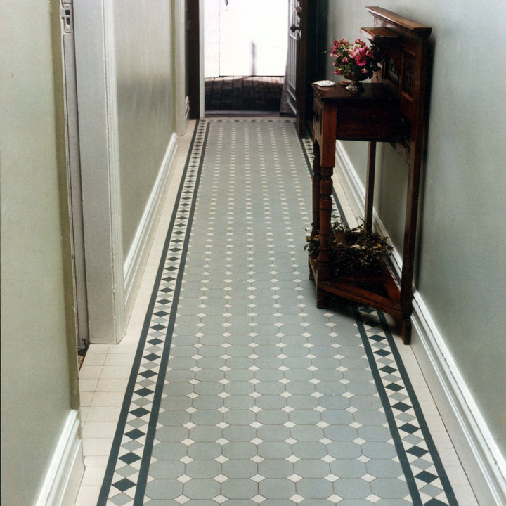 75 Beautiful Victorian Hallway Ideas and Designs - September 2025 ...