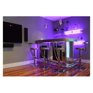 Bespoke corner bar in stainless steel with illuminated back bar ...