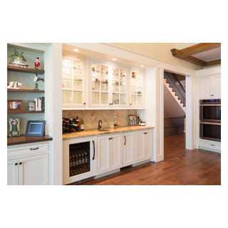 Doric White Beaded Inset Kitchen - Moderno - Bar en casa - Cincinnati ...