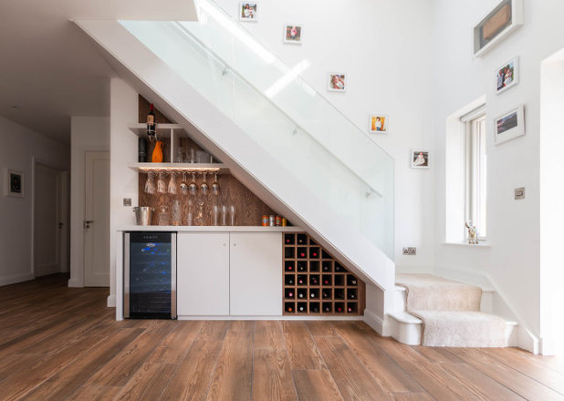 25 Home Bars Stashed Under the Stairs