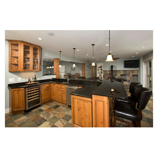 Lower level bar - Traditional - Home Bar - DC Metro - by MARK IV ...