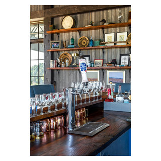 Midwestern Farm - Farmhouse - Home Bar - Chicago - by Northworks ...