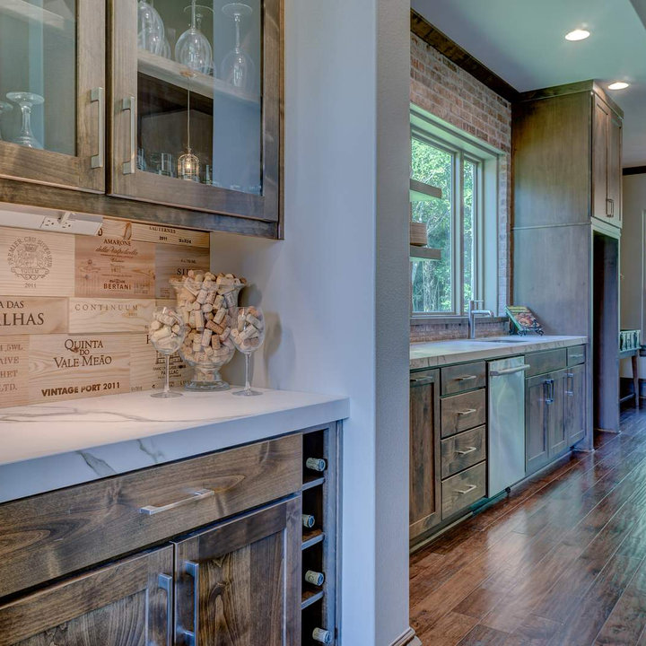 75 Rustic Home Bar Ideas You'll Love - September, 2025 | Houzz