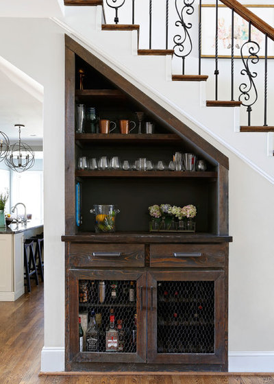 25 Home Bars Stashed Under the Stairs
