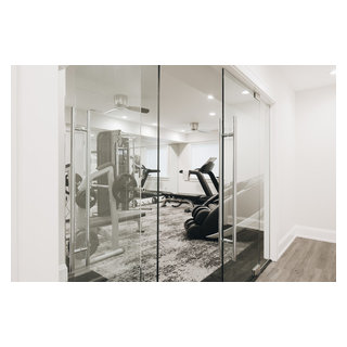 Modern Glam Custom Home - Minimalistisch - Fitnessraum - Chicago - von ...