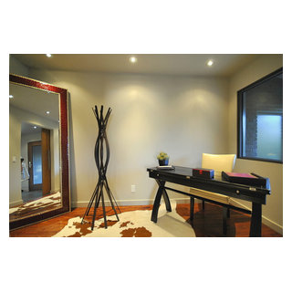 Contemporary Office Space Staged by Revealing Assets - Home Staging ...