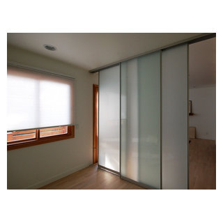 flexible office space with frosted glass sliding wall - Industrial ...