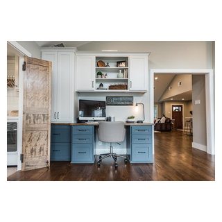 Irwin Farmhouse - Farmhouse - Home Office - Dallas - by Irwin ...