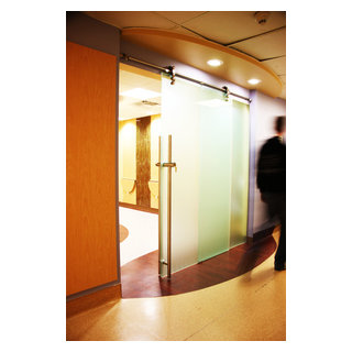 Hi-Tech Laguna Sliding Door System - Moderne - Salle de Cinéma ...