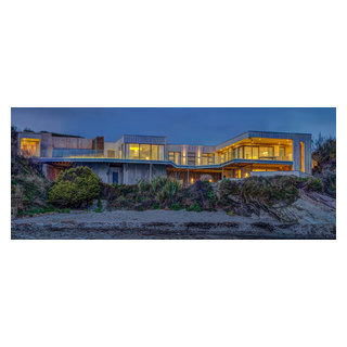 Cornish Beach House - Beach Style - Exterior - Devon - by George ...