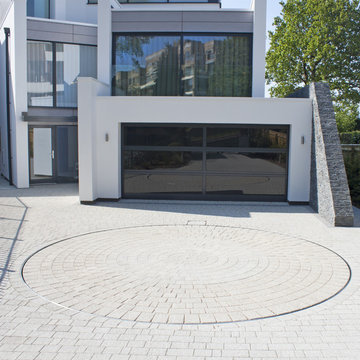 75 Beautiful Driveway Turning Circle Home Design Ideas & Designs | Houzz AU