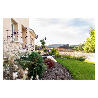Aménagement de terrasse et accès contemporains. - Transitional - Garden ...