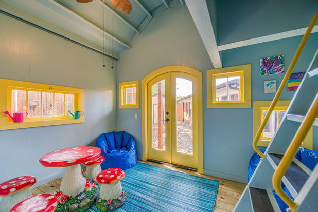 Calling All Hobbits! This Playhouse Is Fit for Middle-Earth Adventure