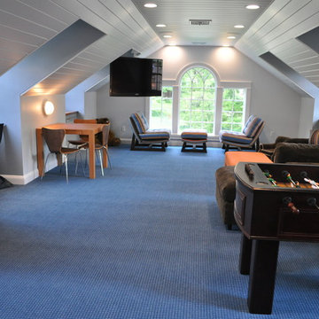 Small Rec Room - Photos & Ideas | Houzz