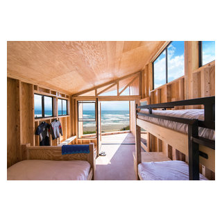 Wedge Cabin (with Cal Poly Pomona Architecture) - Beach Style - Kids ...