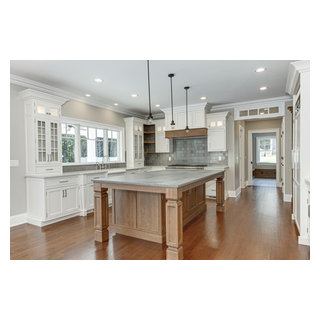 10 Gregory Lane - Kitchen - New York - by Distinctive Domain | Houzz