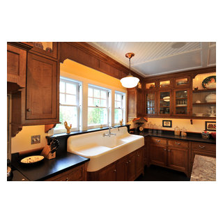1915 Colonial Revival Addition - Traditional - Kitchen - New York - by ...
