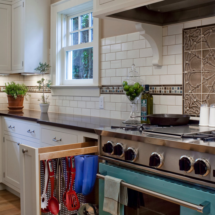 Colonial Kitchen - Photos & Ideas | Houzz