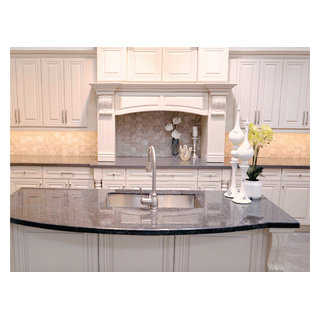 2018 Package Collection - ELORA - Traditional - Kitchen - Toronto - by ...