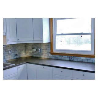 2x4 Subway tile backsplash - Classique - Cuisine - Minneapolis - par ...