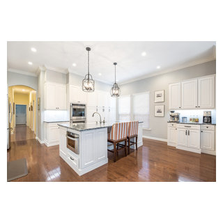 A Baker's Delight Kitchen - Classique Chic - Cuisine - Jacksonville ...