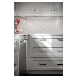 A Bit of Charming - Traditional - Kitchen - Houston - by Steven Allen ...