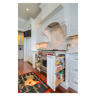 A Classic White Kitchen - Classique - Cuisine - Autres périmètres - par ...