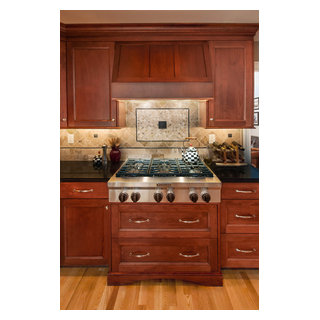A Cook's Kitchen - Traditional - Kitchen - Boston - by CMC Design ...