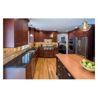 A Cook's Kitchen - Traditional - Kitchen - Boston - by CMC Design ...