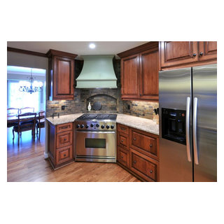 A Corner Range takes center stage - Traditional - Kitchen - Atlanta ...