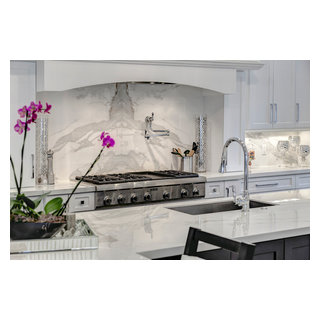 A Sleek Kitchen Renovation in Boca Raton (Miami, USA) - Farmhouse ...