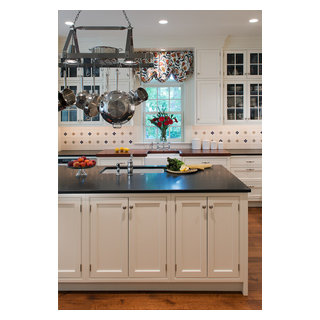 A Stately Home - Traditional - Kitchen - DC Metro - by Wiedemann ...