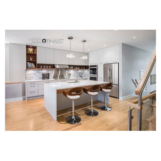 A Touch Of Teak in the Kitchen - Moderne - Cuisine - Ottawa - par ...
