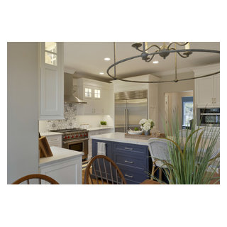 A Traditional Kitchen with a Casual, Beachy Vibe - Traditional ...