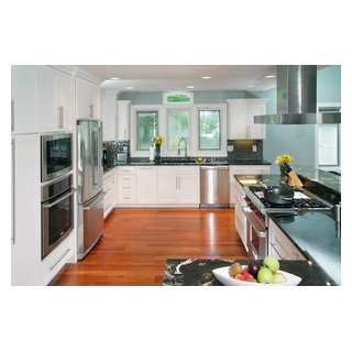 Addition with kitchen and a Wolf Range in Solon Ohio - Contemporary ...