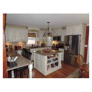 Adrian Farmhouse - Farmhouse - Kitchen - Kansas City - by Decker ...