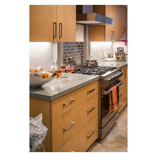 After: Viking appliances and stainless backsplash. - Modern - Kitchen ...