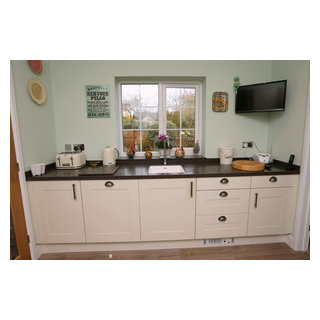 Alabaster painted Shaker Kitchen in Wedmore, Somerset - Farmhouse ...