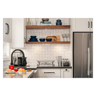 Aldershot Retreat - Transitional - Kitchen - Toronto - by Cranberry ...