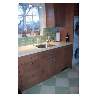 Alexandria Small Charming Kitchen - Traditional - Kitchen - DC Metro ...