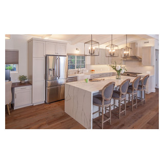 All White Kitchen Island - Classique Chic - Cuisine - San Francisco - par Premier Kitchens | Houzz