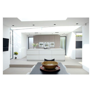 Amersham kitchen designed by Matrix Kitchens - Contemporary - Kitchen ...