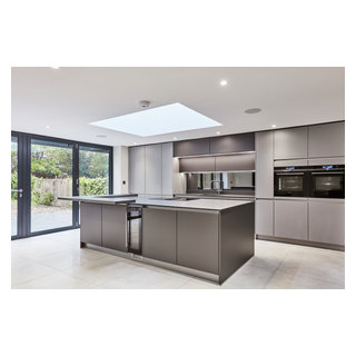 Anthracite & Platinum grey handle-less kitchen - Contemporary - Kitchen ...